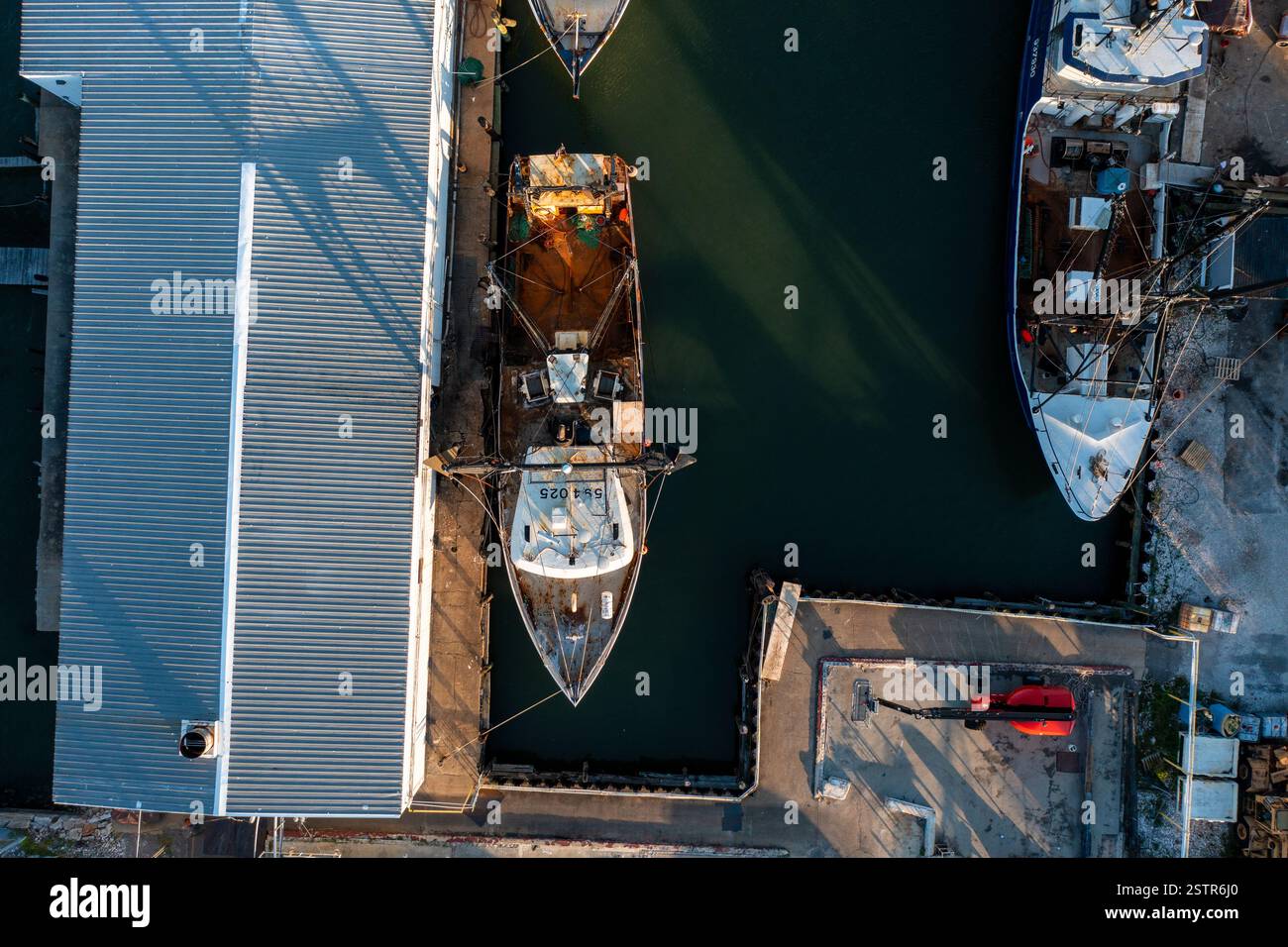 Commercial fishing boat top down hi-res stock photography and images ...