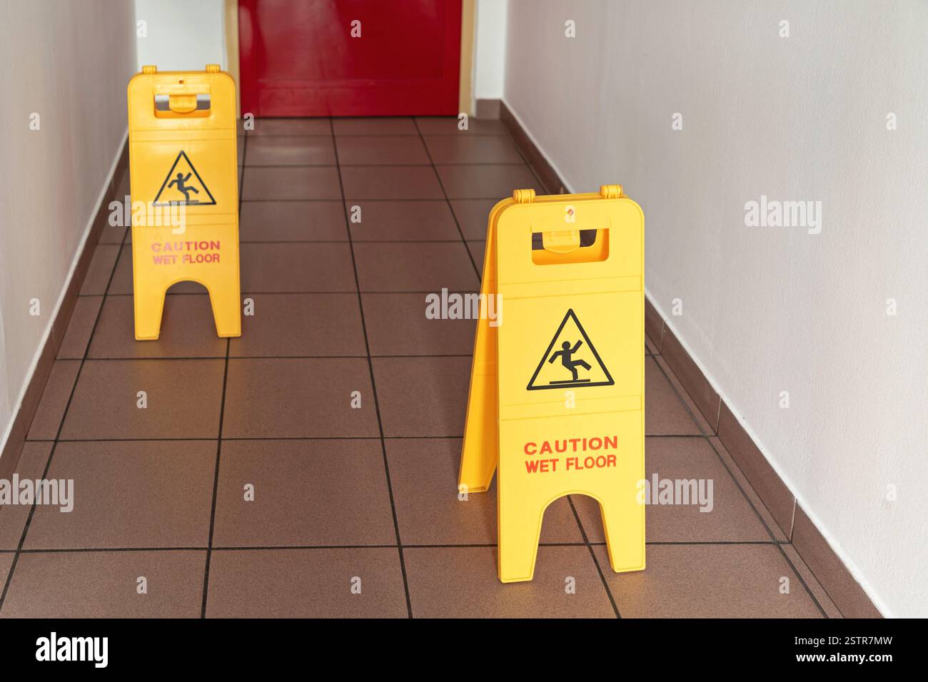 Plastic yellow signs hi-res stock photography and images - Alamy