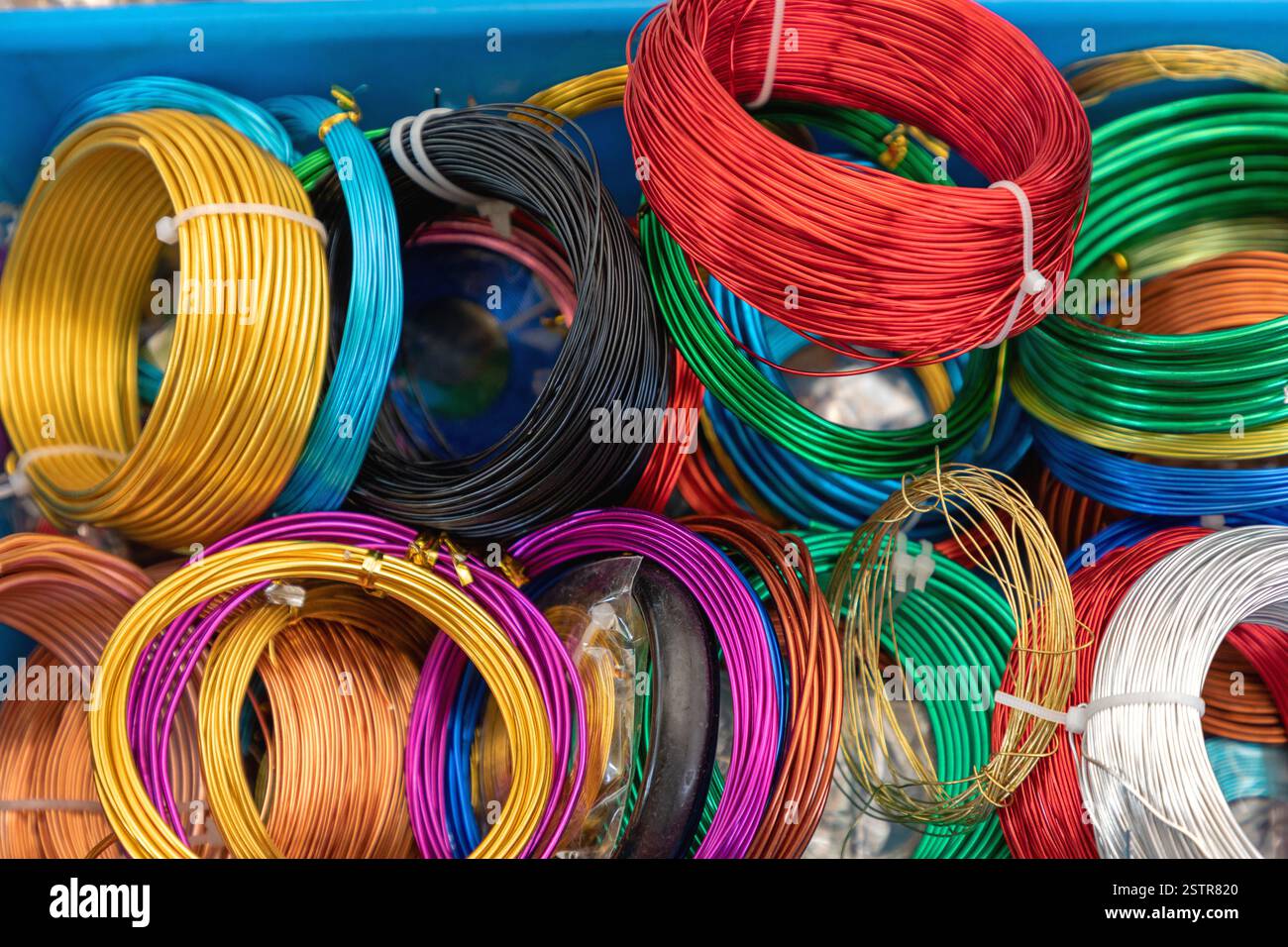Variety of metal wire hi-res stock photography and images - Alamy