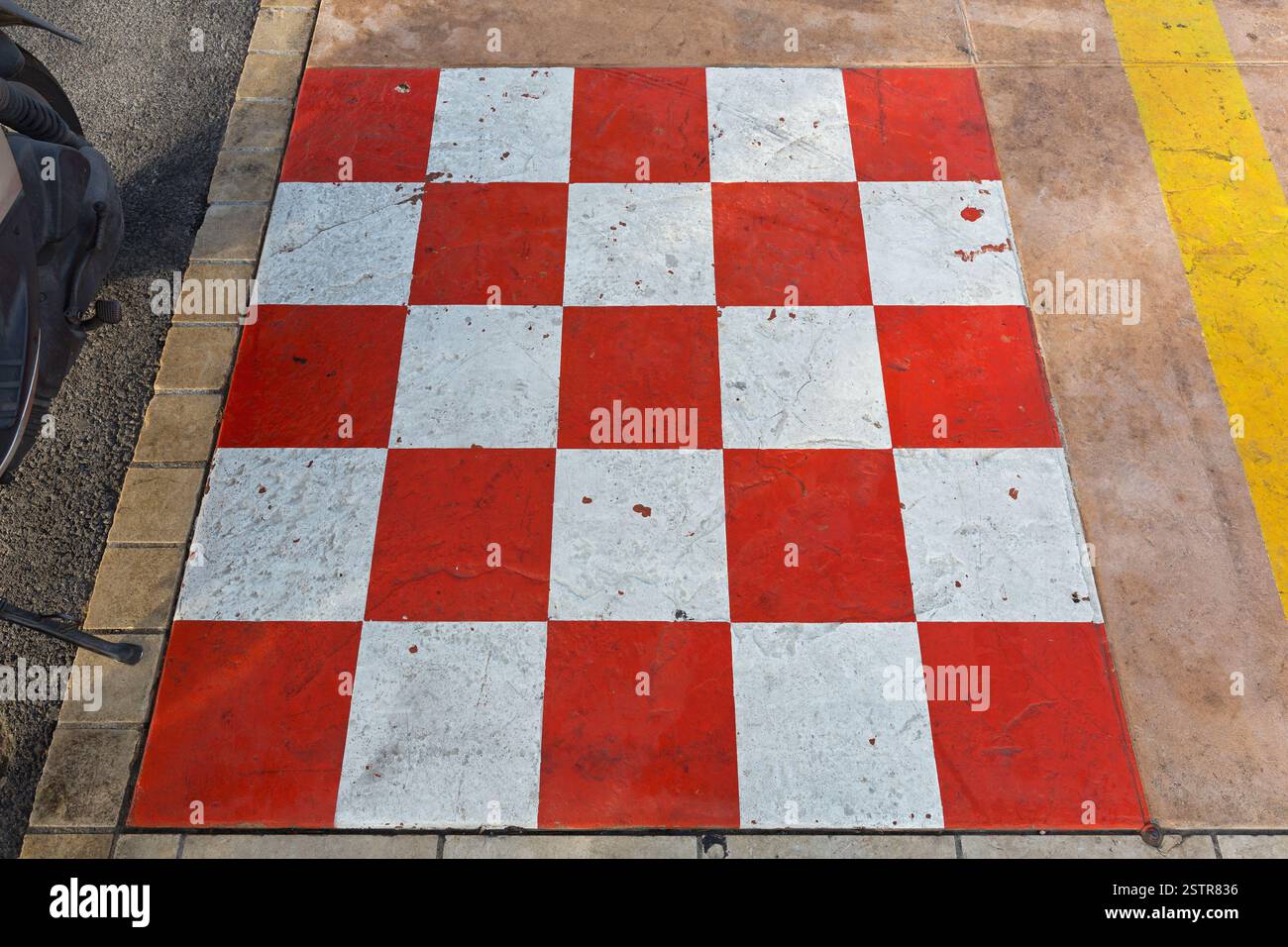 Checkered street hi-res stock photography and images - Alamy