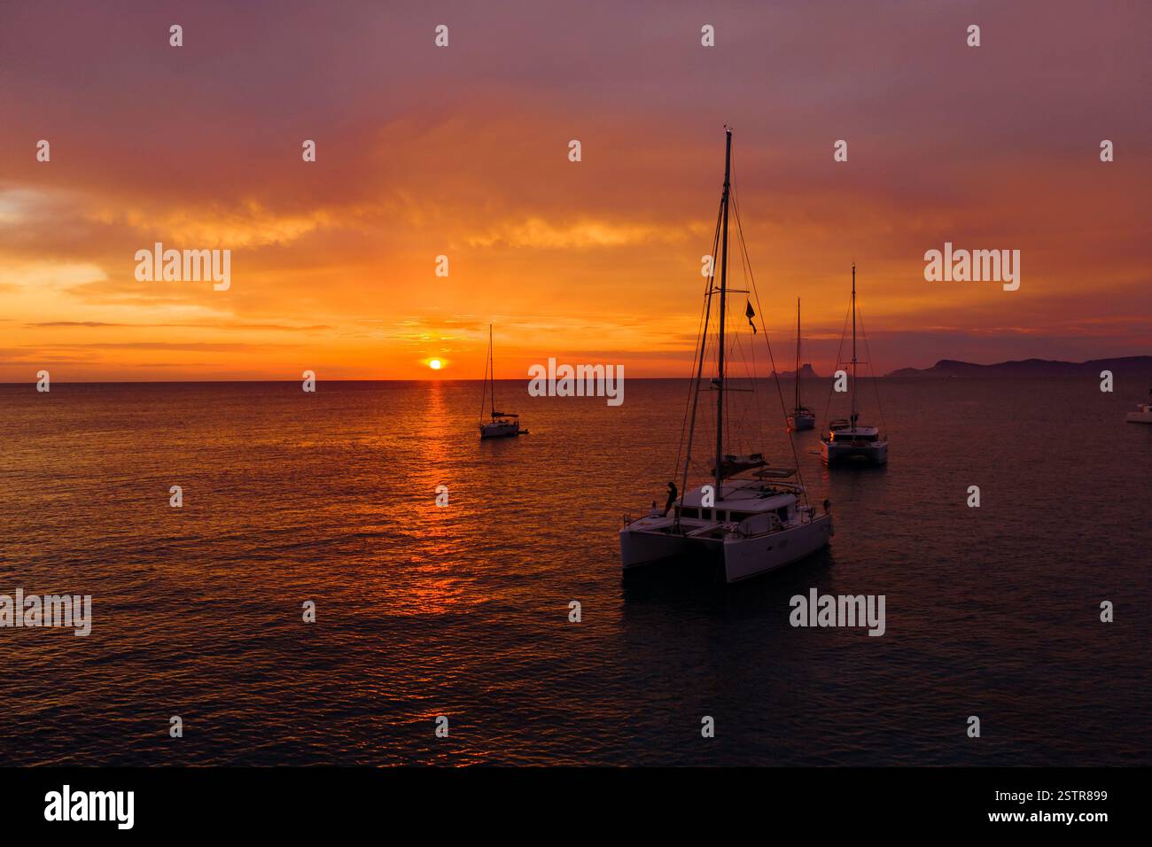 Aerial view boats sunset hi-res stock photography and images - Alamy
