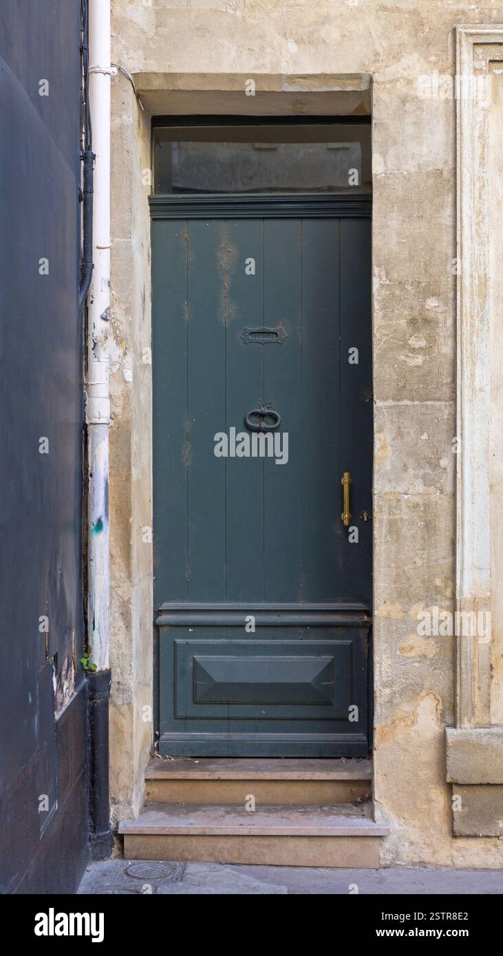 Narrow dark hi-res stock photography and images - Alamy