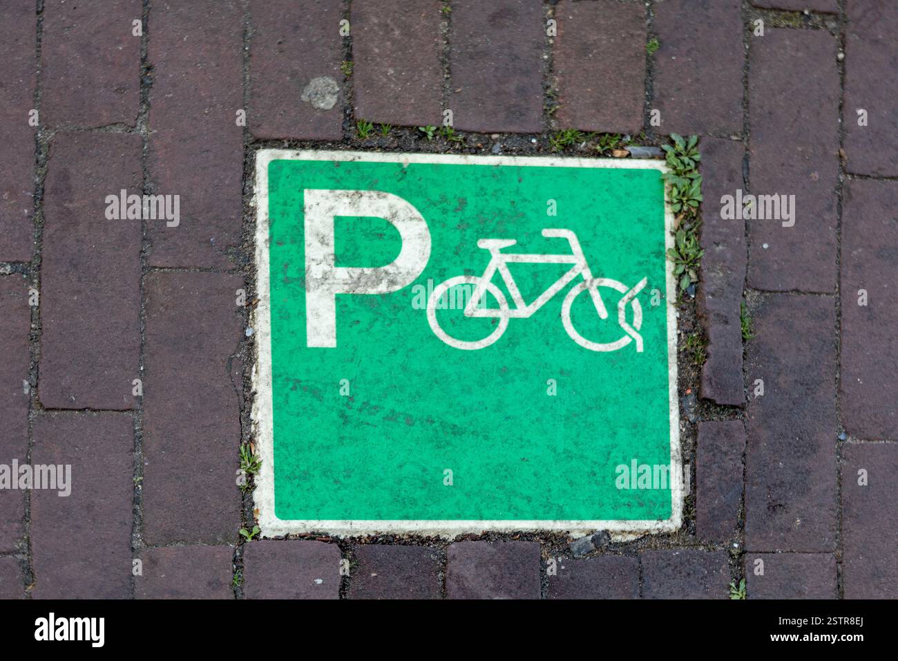 Bicycle Parking Sign Stock Photo - Alamy