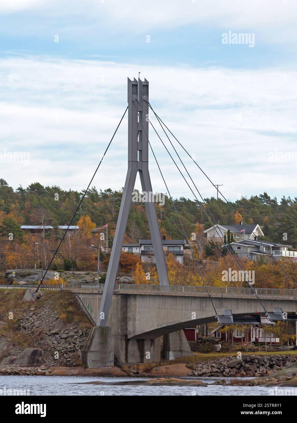 Pillar of autumn hi-res stock photography and images - Alamy
