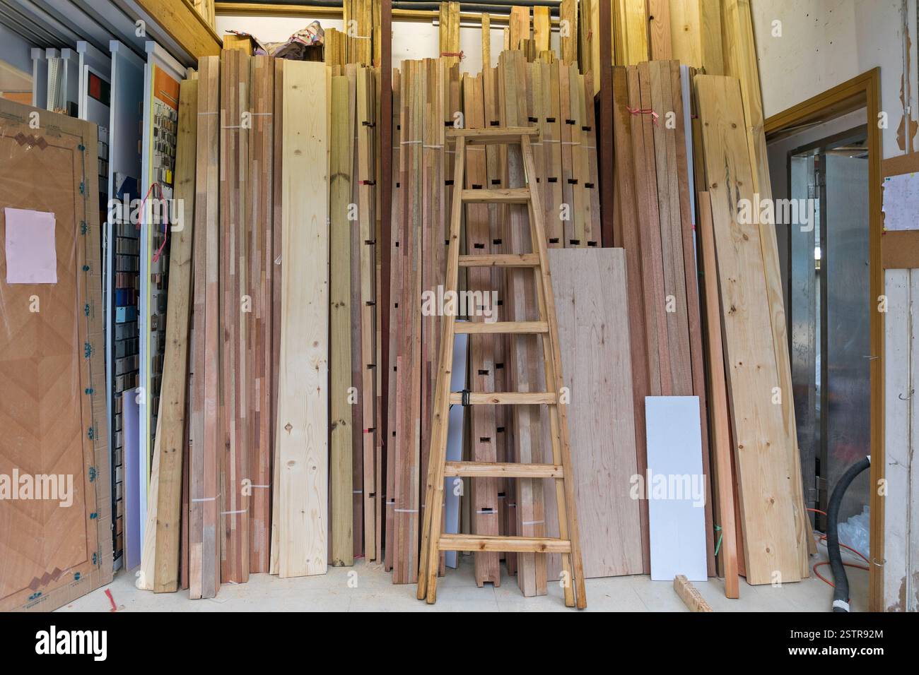 Wood planks material storage hi-res stock photography and images - Alamy
