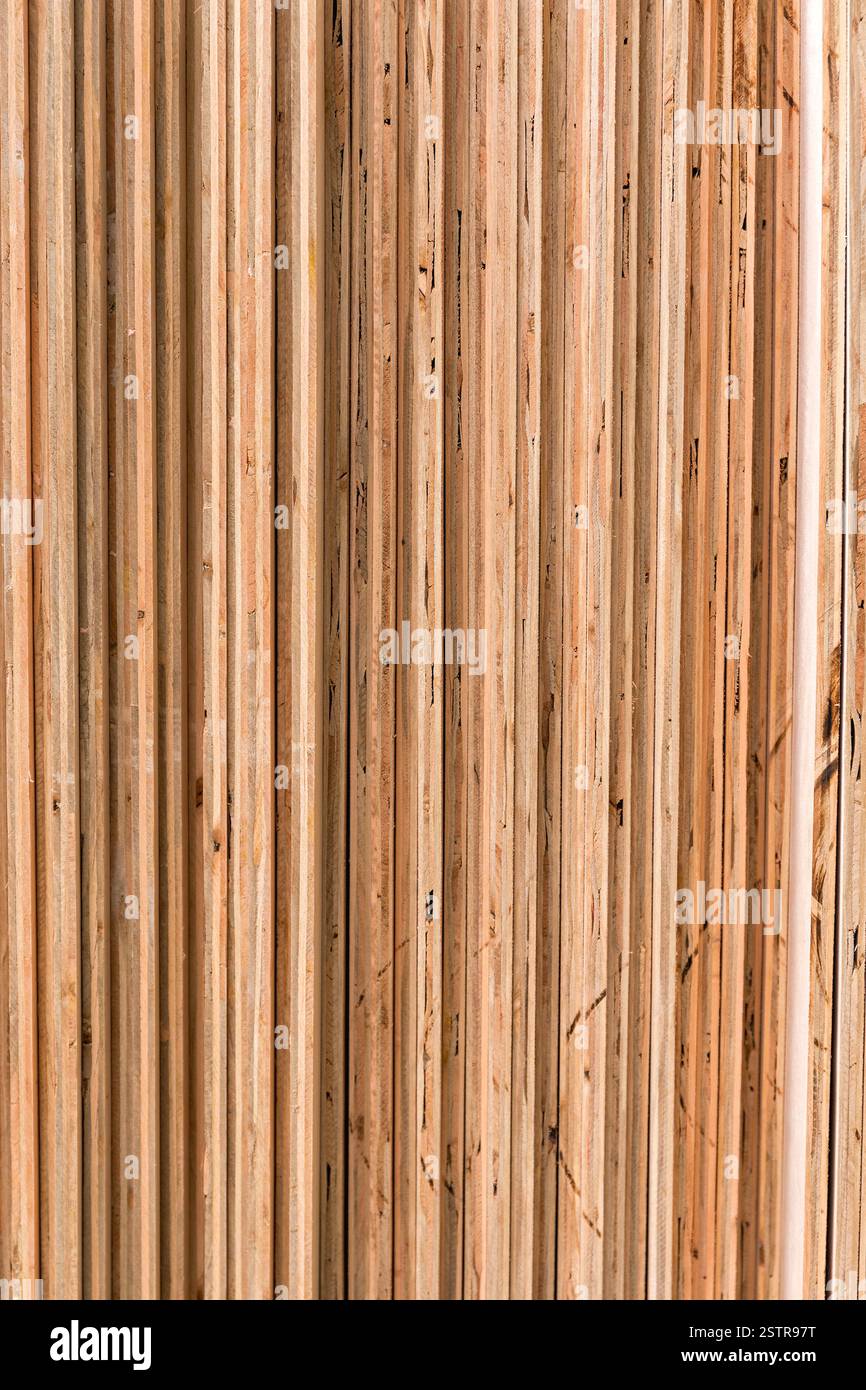 Wooden vertical hi-res stock photography and images - Alamy