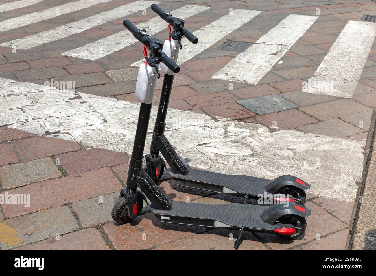 Ev scooters hi-res stock photography and images - Alamy