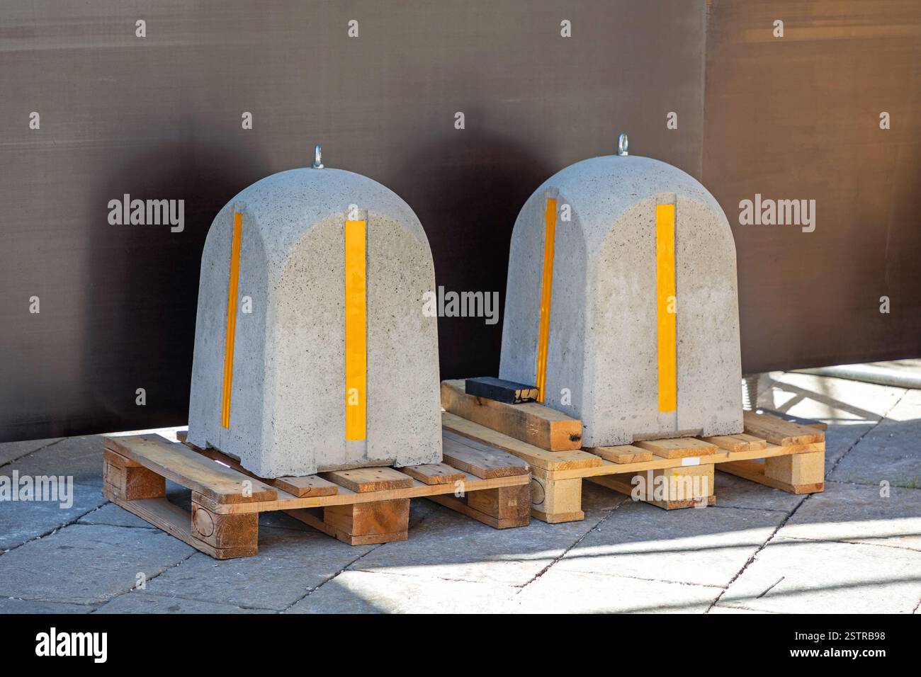 Concrete Weights Pallets Stock Photo - Alamy
