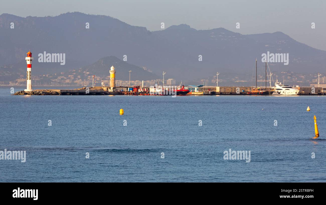 Lighthouse pier hi-res stock photography and images - Alamy
