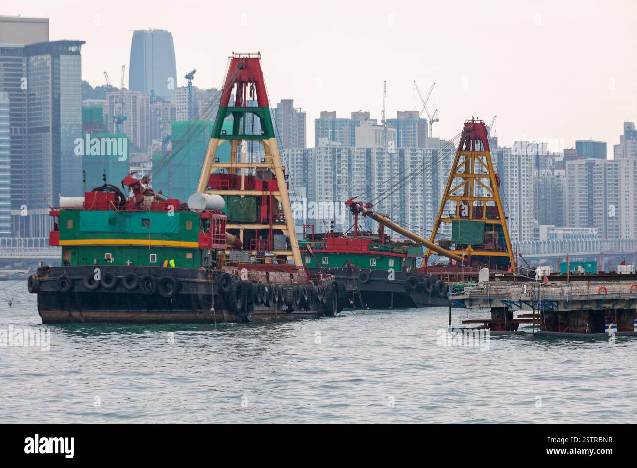 Crane barge pontoon hi-res stock photography and images - Alamy