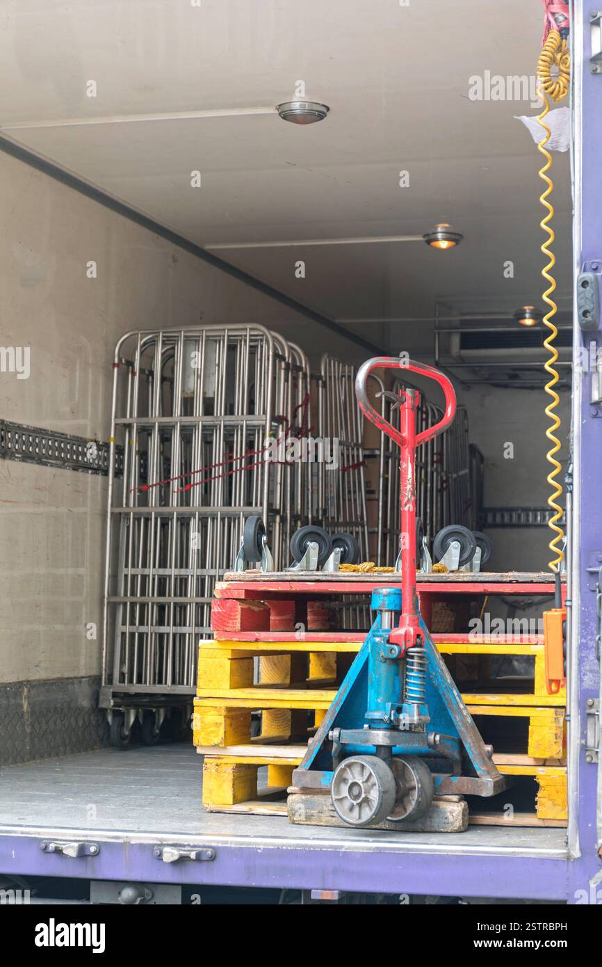 Pallet cart hi-res stock photography and images - Alamy