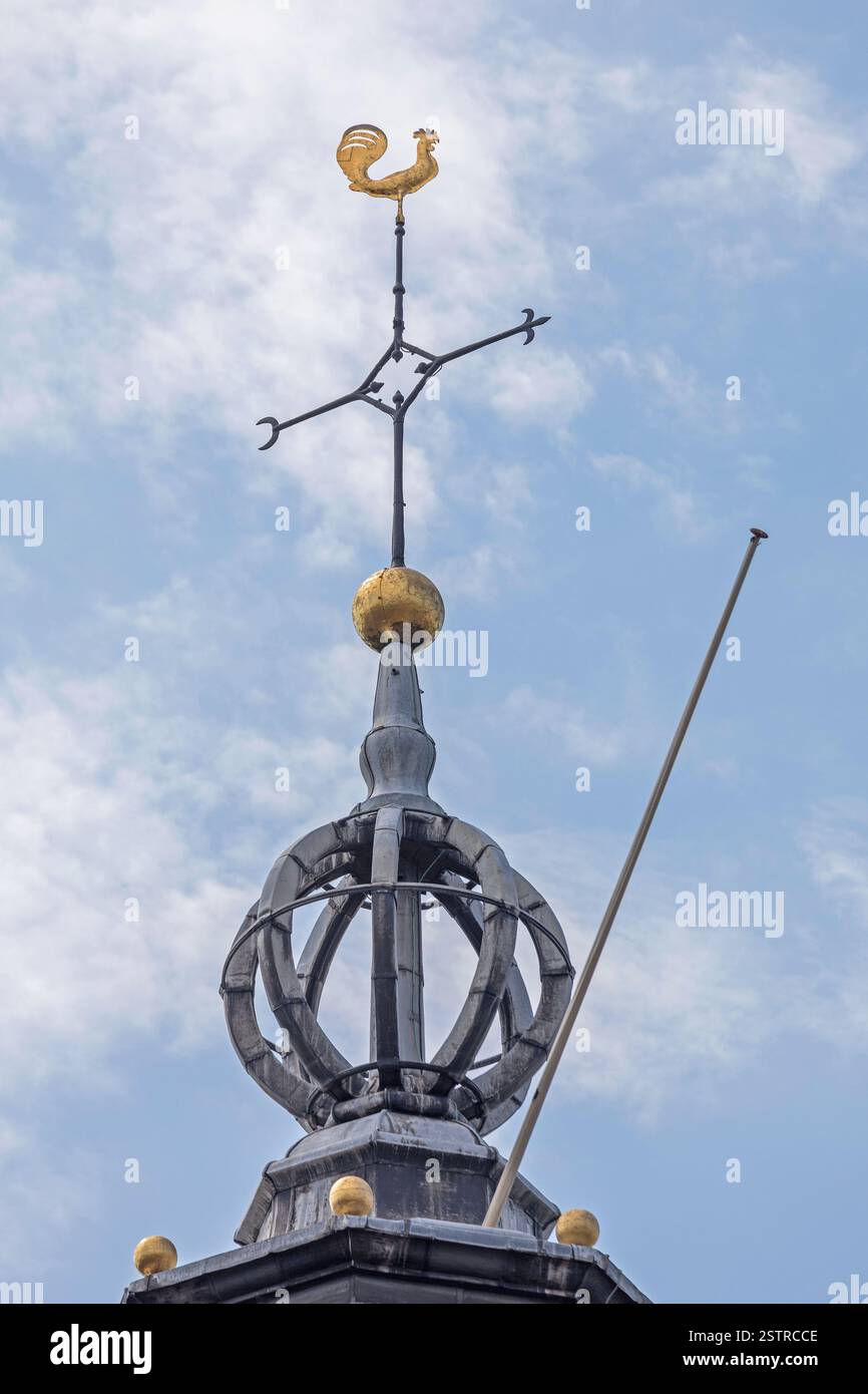 Wind direction rooster hi-res stock photography and images - Alamy