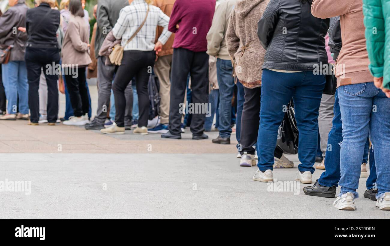Concept of waiting hi-res stock photography and images - Alamy