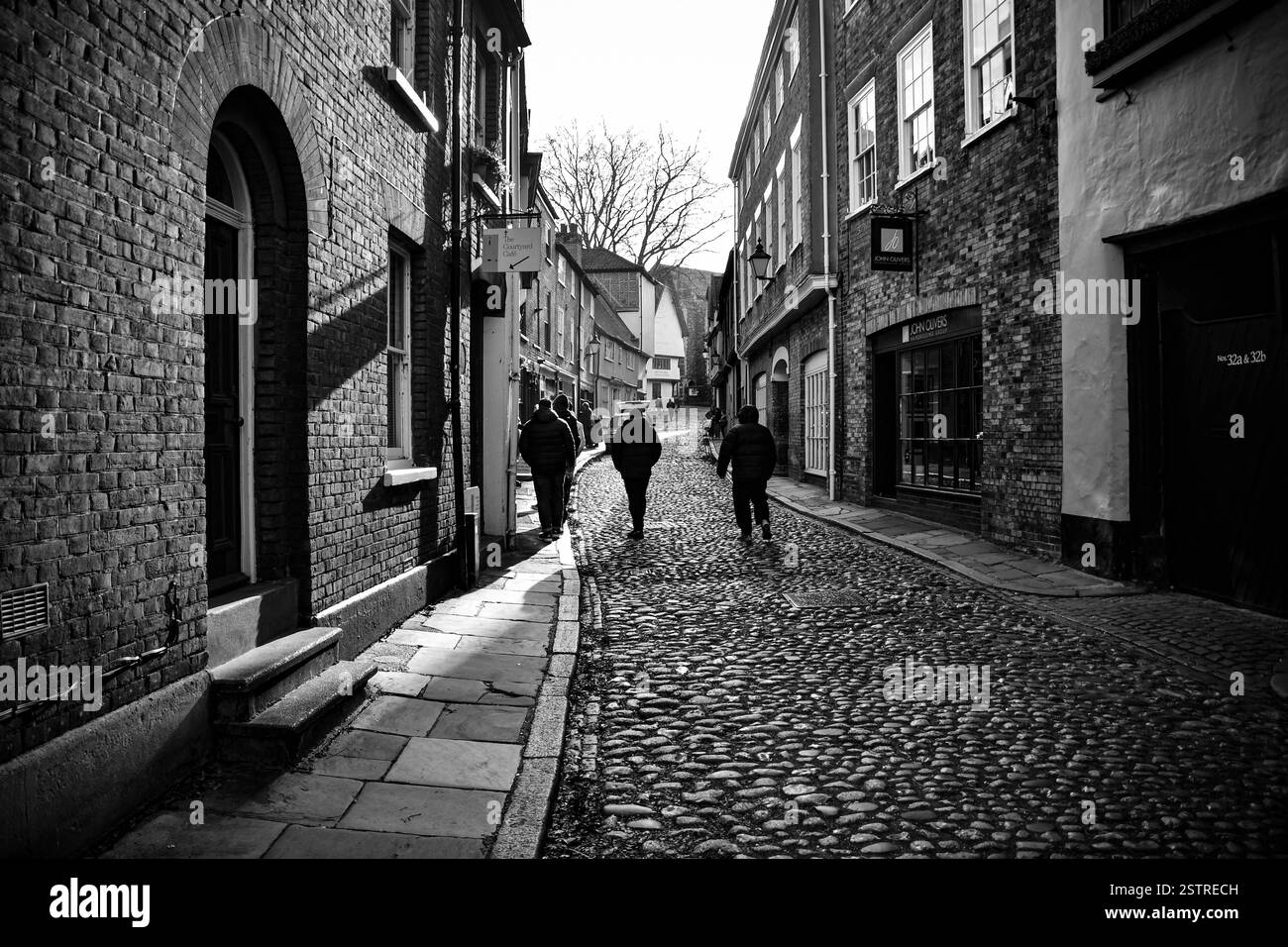 Street cover Black and White Stock Photos & Images - Alamy