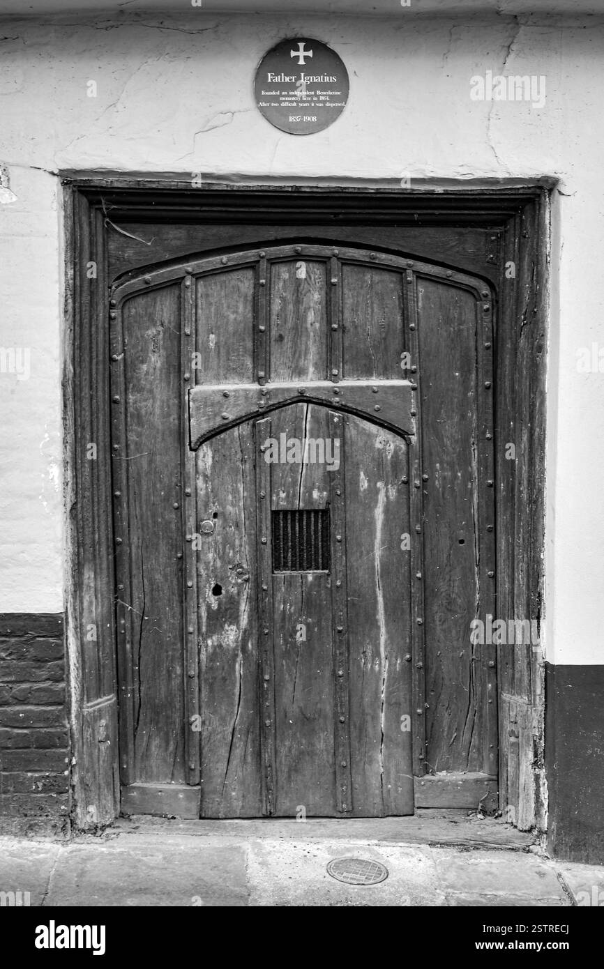Old wooden door frames hi-res stock photography and images - Alamy