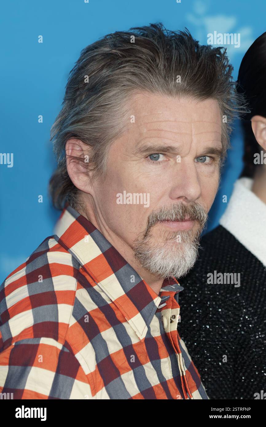 Michael Barker, John Sloss, Ethan Hawke, Margaret Qualley, Andrew Scott ...