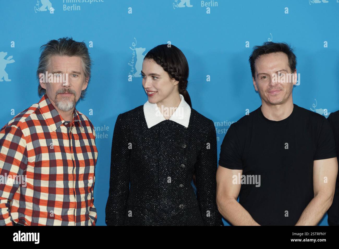 Michael Barker, John Sloss, Ethan Hawke, Margaret Qualley, Andrew Scott ...