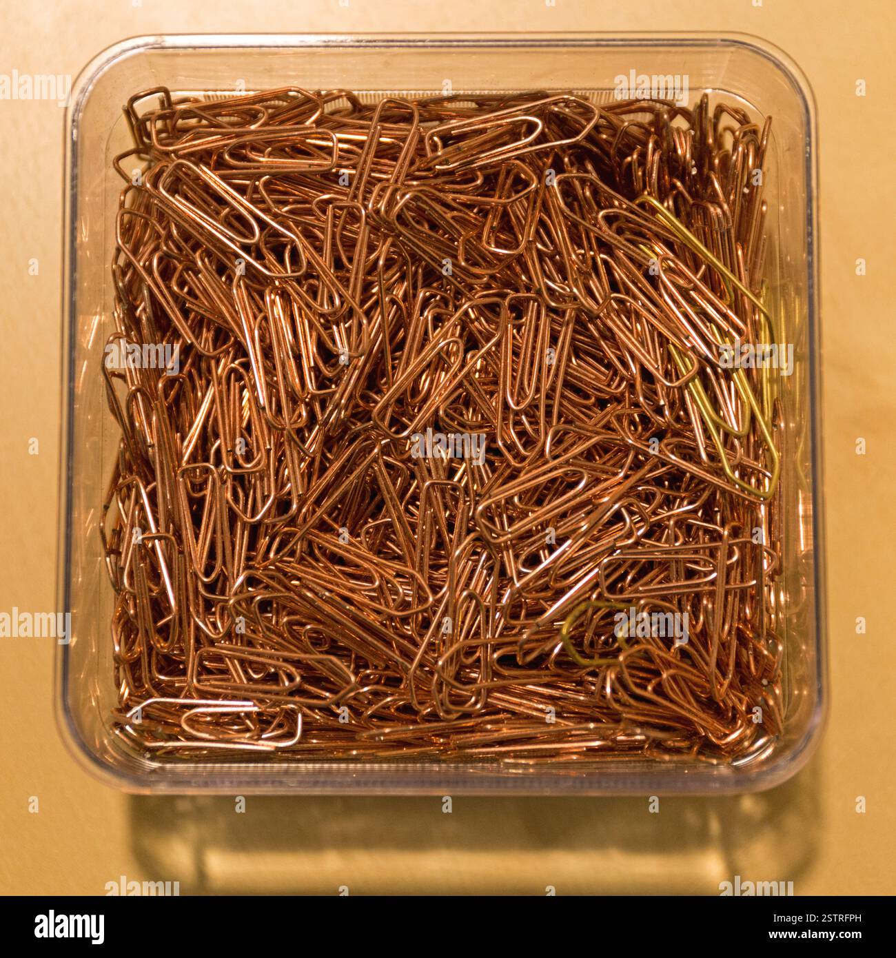 Bunch paper clips hi-res stock photography and images - Alamy
