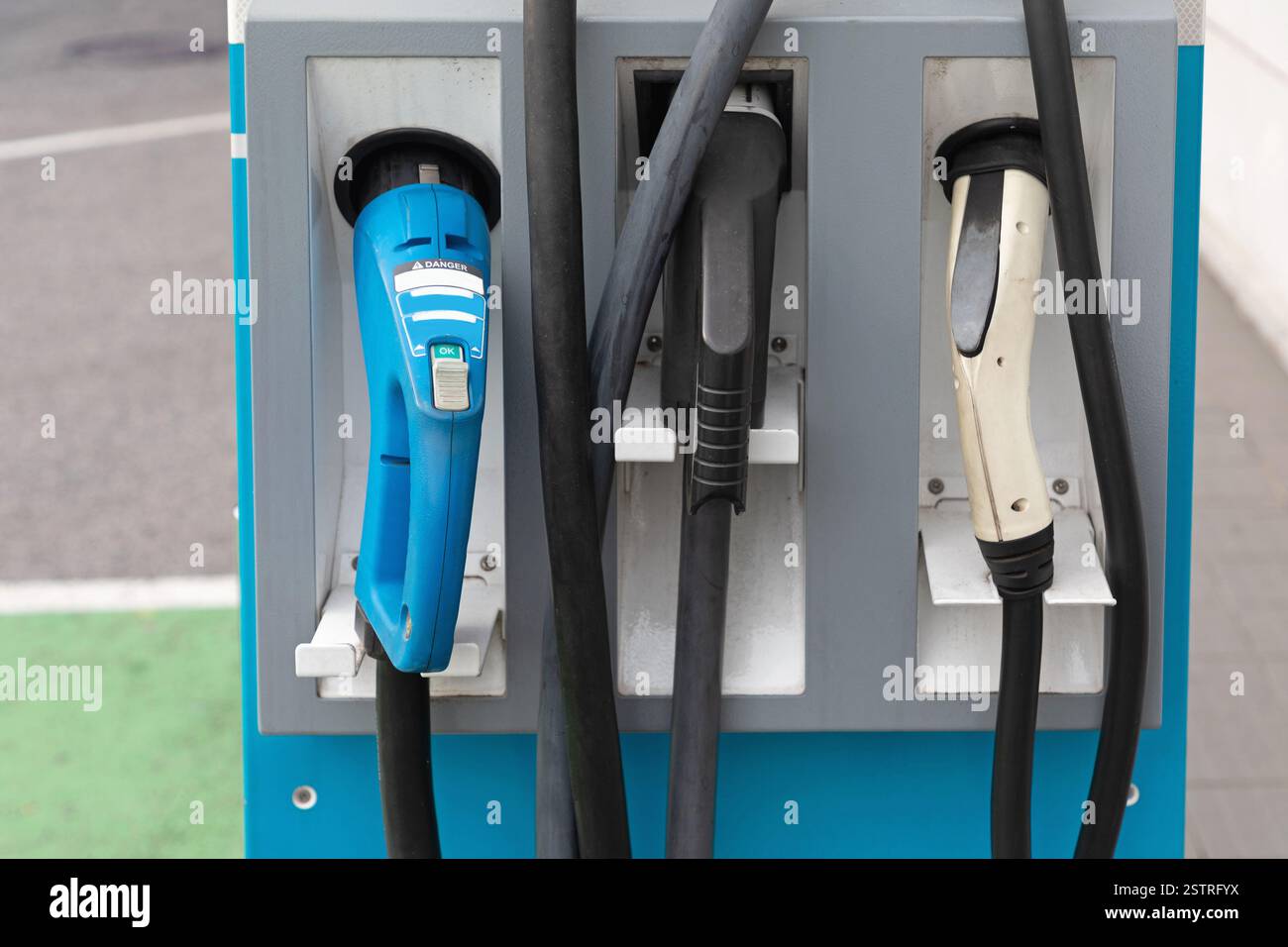 Ev charger plug types hi-res stock photography and images - Alamy