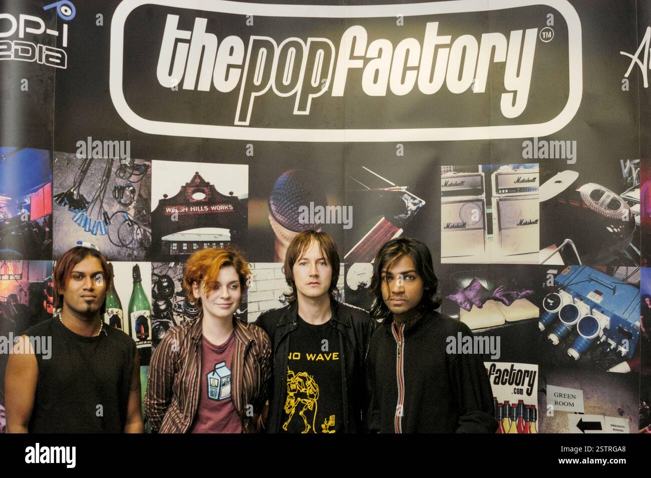 On the hit 40 uk chart show hi-res stock photography and images - Alamy