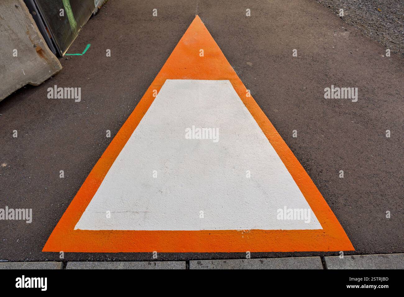 Triangle pavement hi-res stock photography and images - Alamy