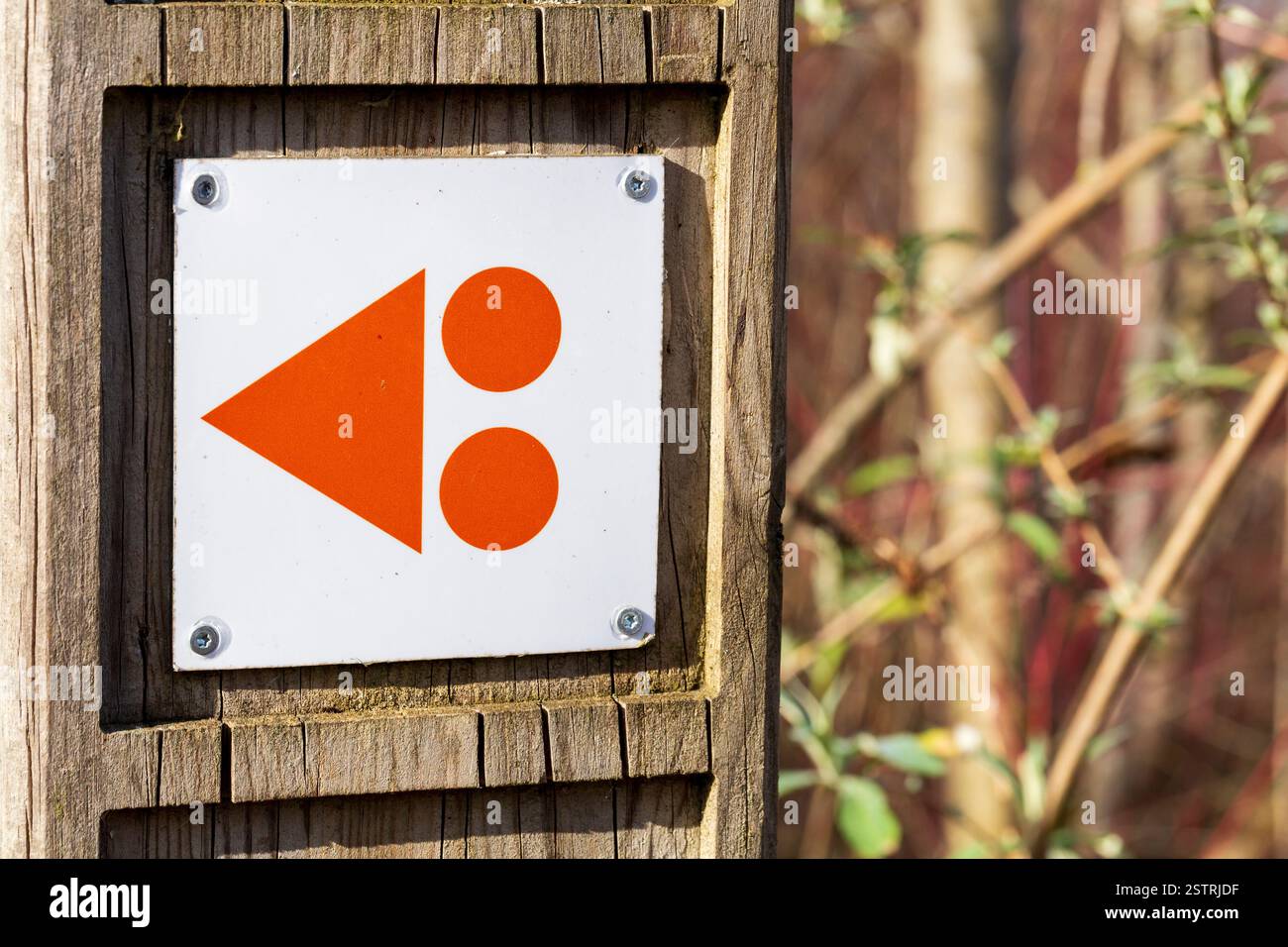 Itineraries in France, repere excursion marking. Signage for bike ...