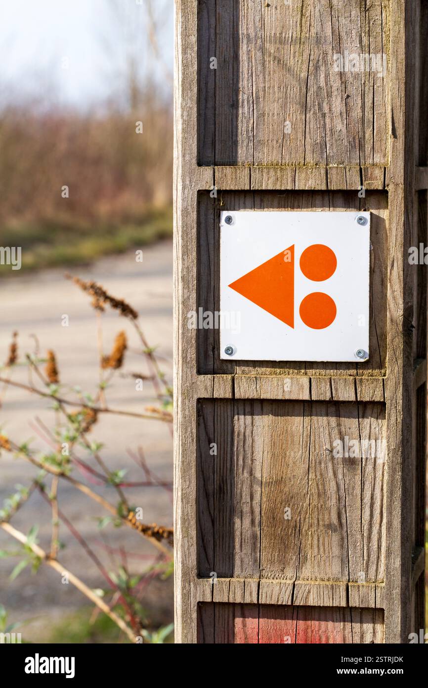 Itineraries in France, repere excursion marking. Signage for bike ...
