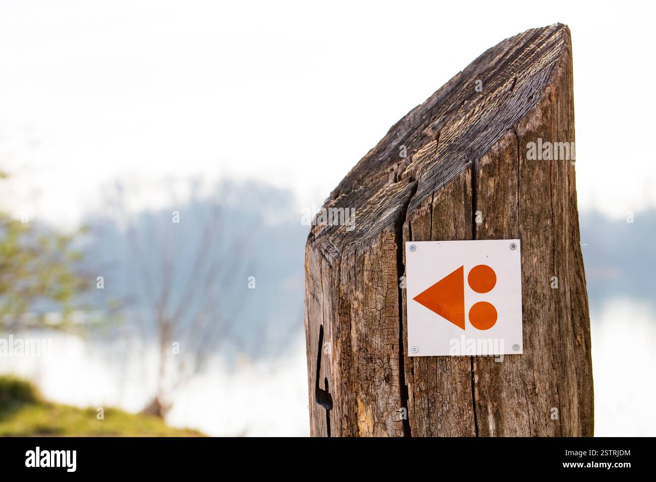 Itineraries in France, repere excursion marking. Signage for bike ...