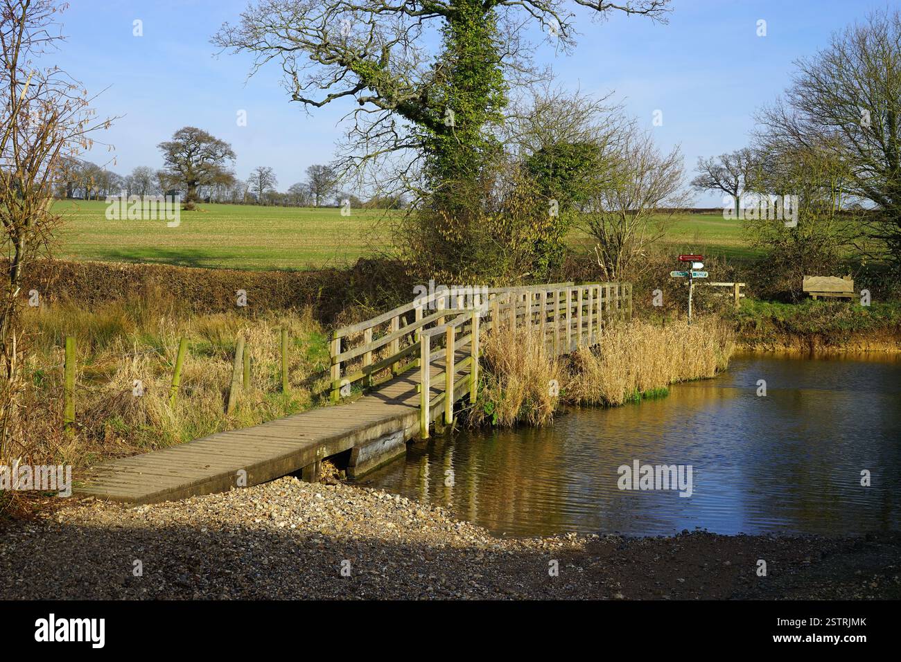 Footbridge and ford across the River Ver at Redbournbury Stock Photo ...