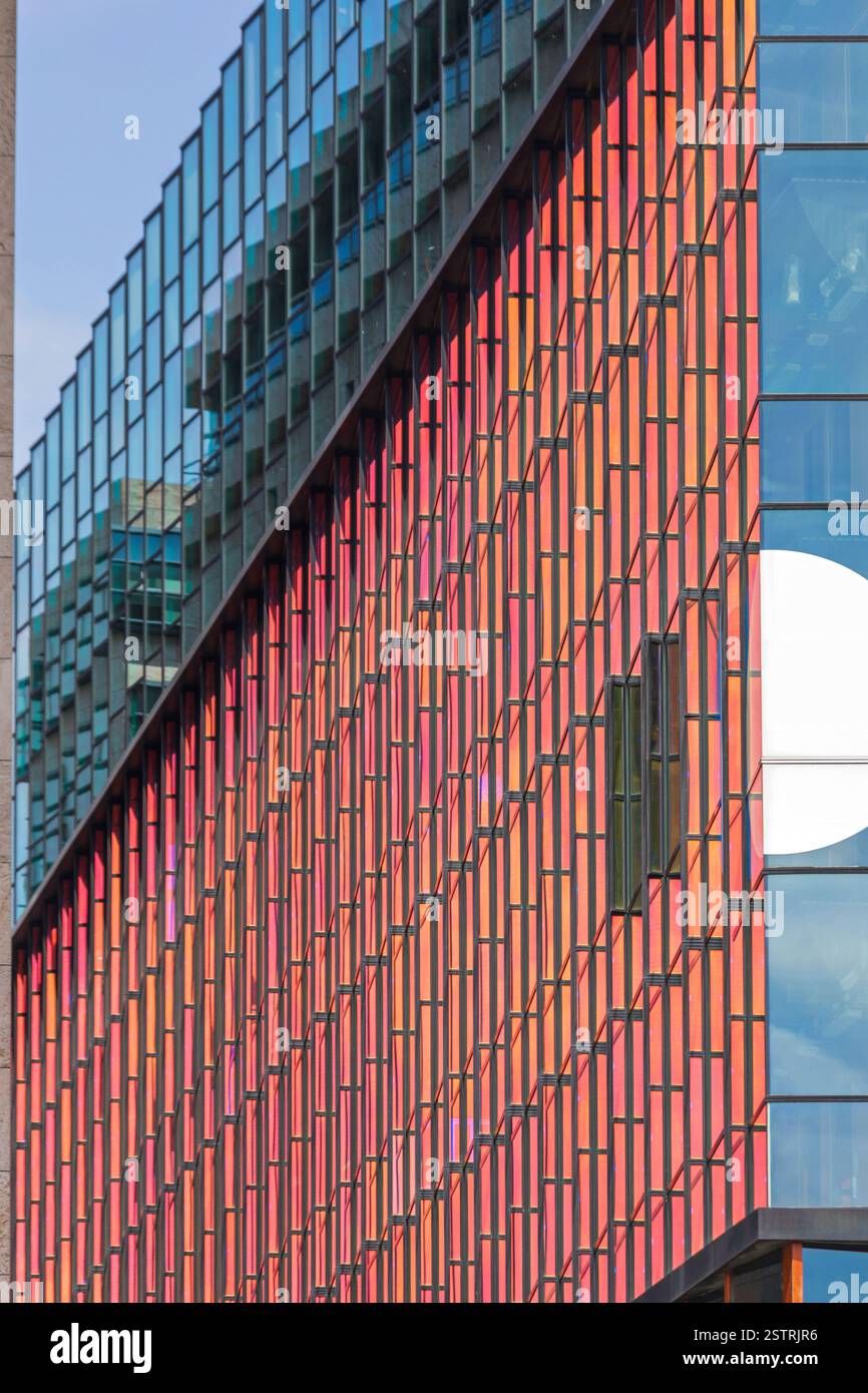 Glass side windows hi-res stock photography and images - Alamy