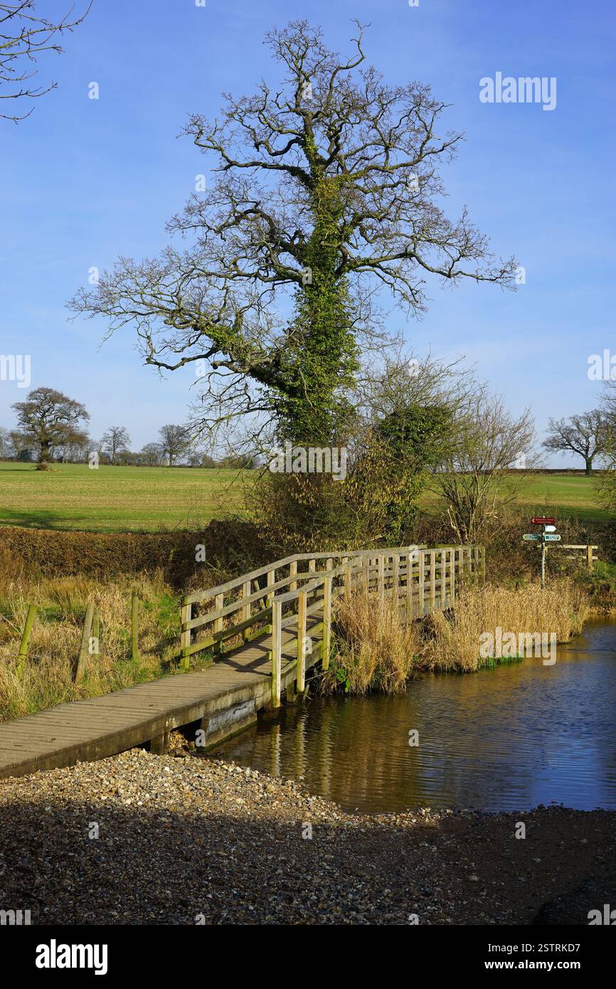 Footbridge and ford across the River Ver at Redbournbury Stock Photo ...
