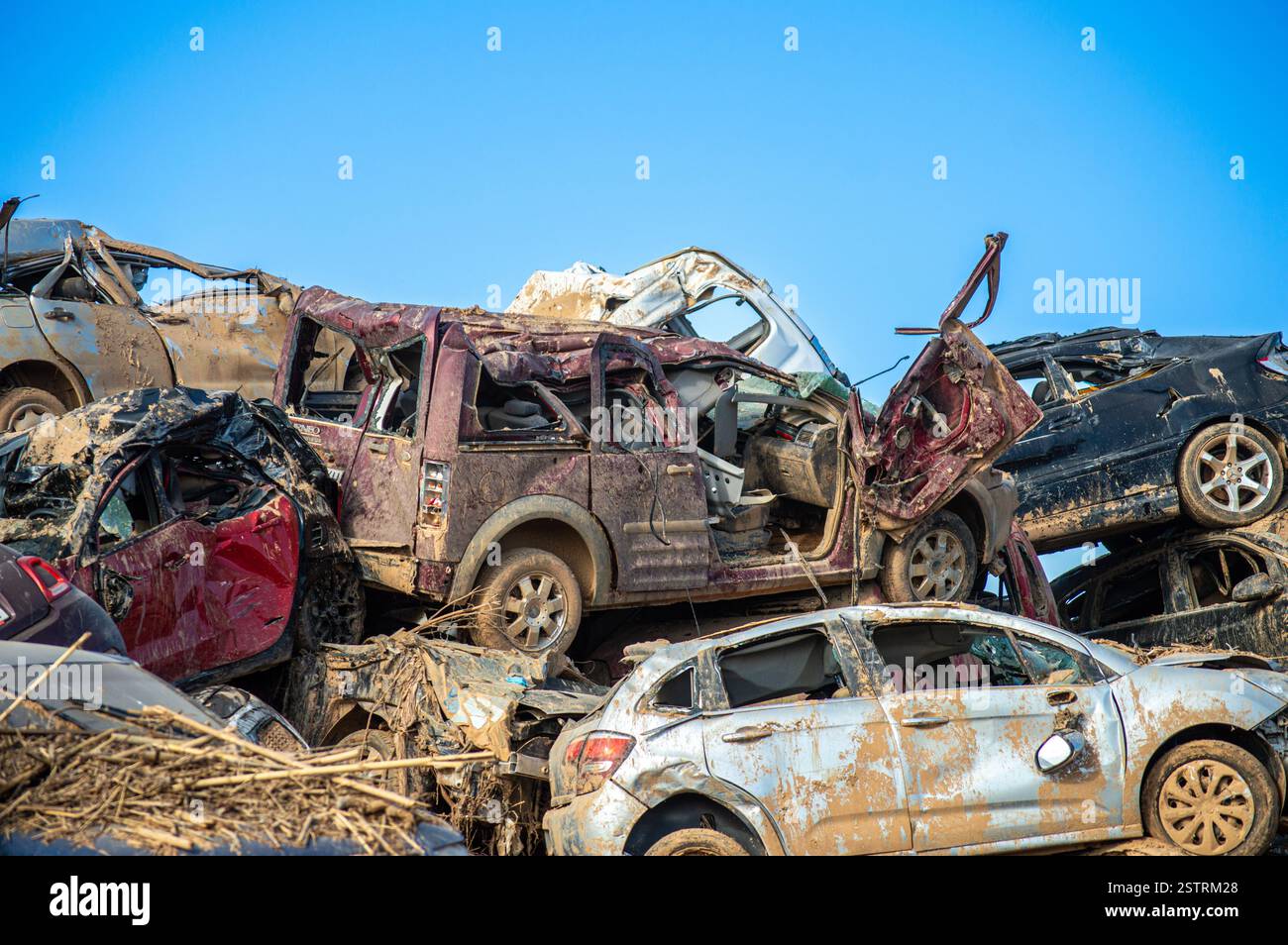 VALENCIA, SPAIN - NOVEMBER 18, 2024: Damaged cars and debris from ...