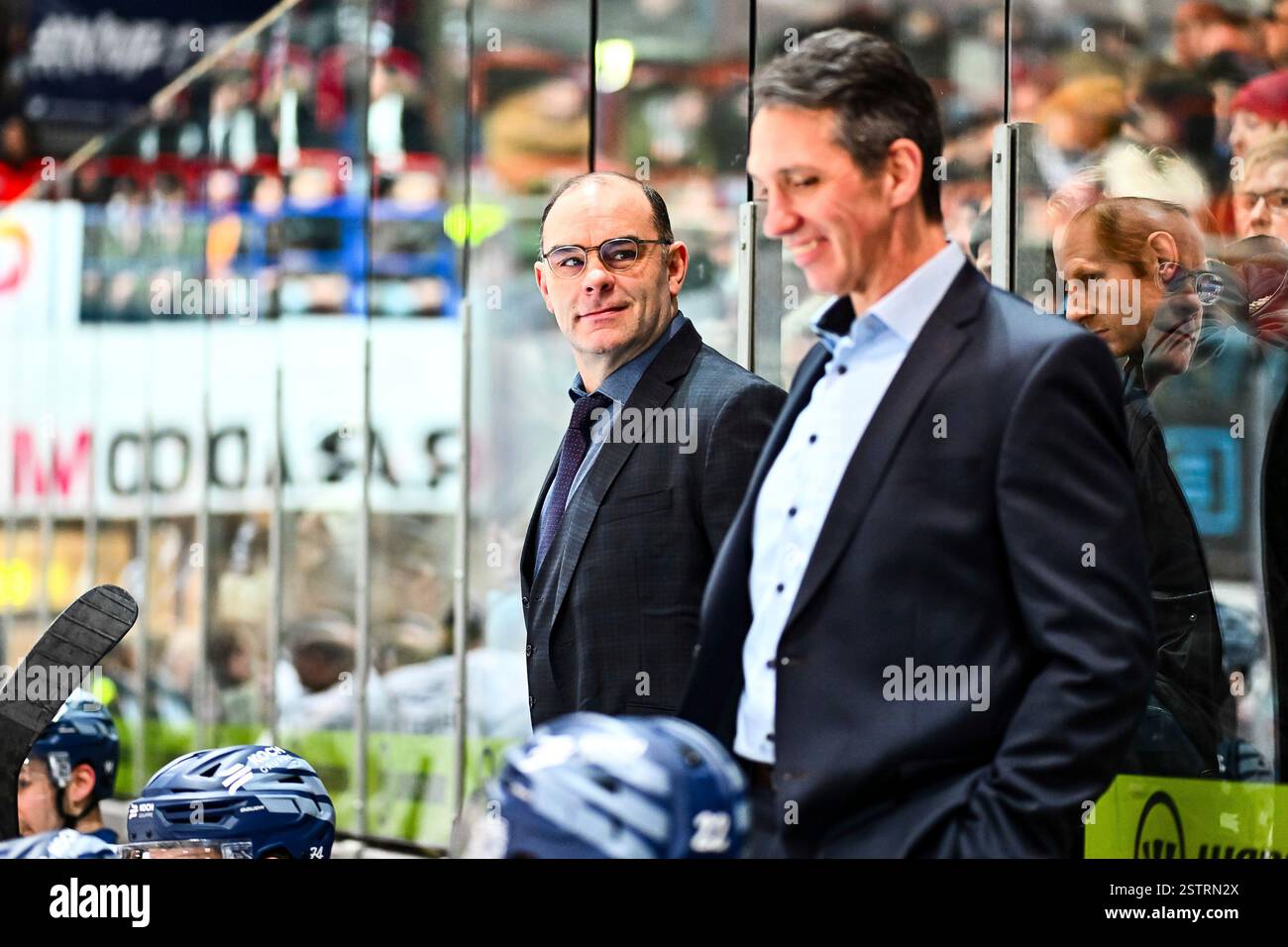 Iserlohn, Deutschland. 19th Feb, 2025. Craig Woodcroft (Cheftrainer ...