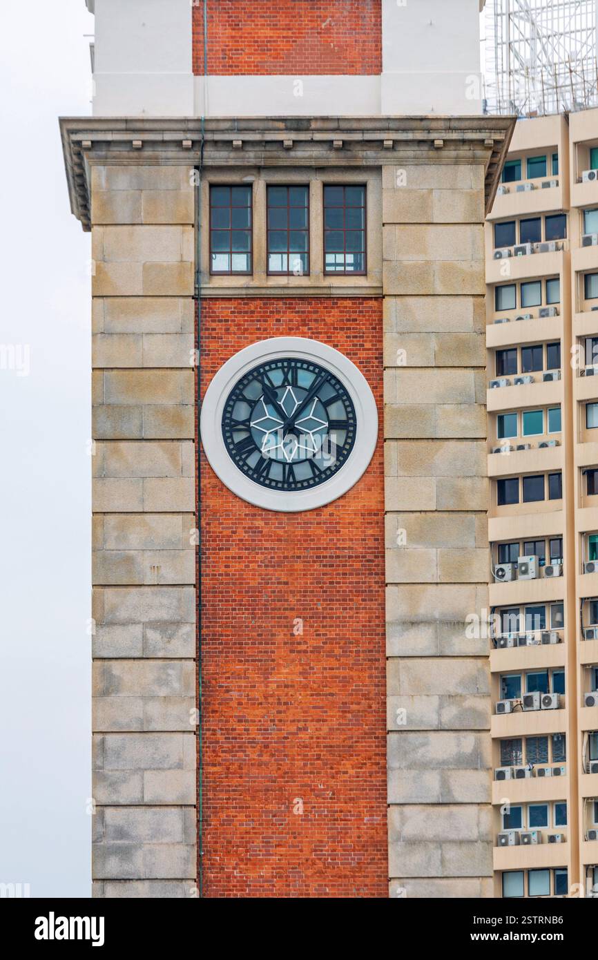 Clock tower clock time vertical hi-res stock photography and images - Alamy