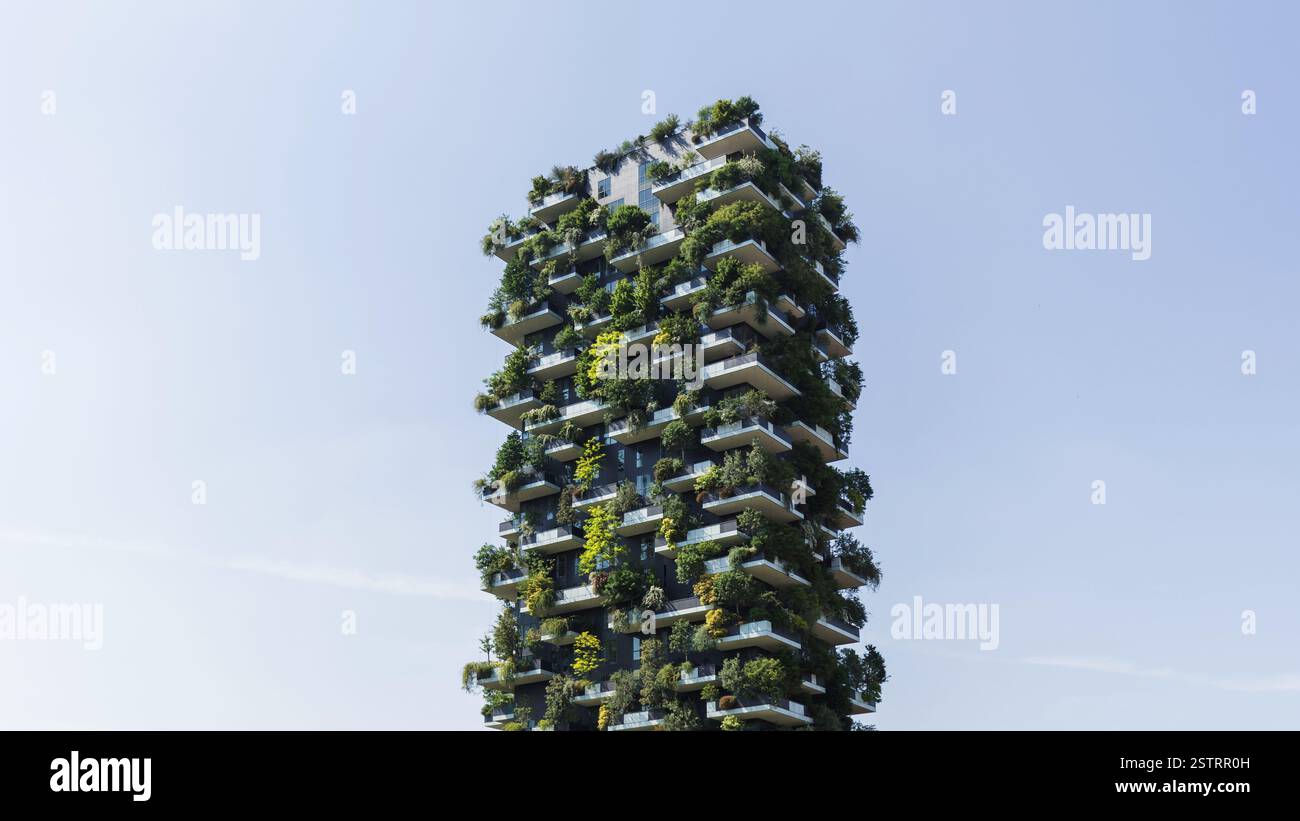 Tree on balcony skyscraper hi-res stock photography and images - Alamy