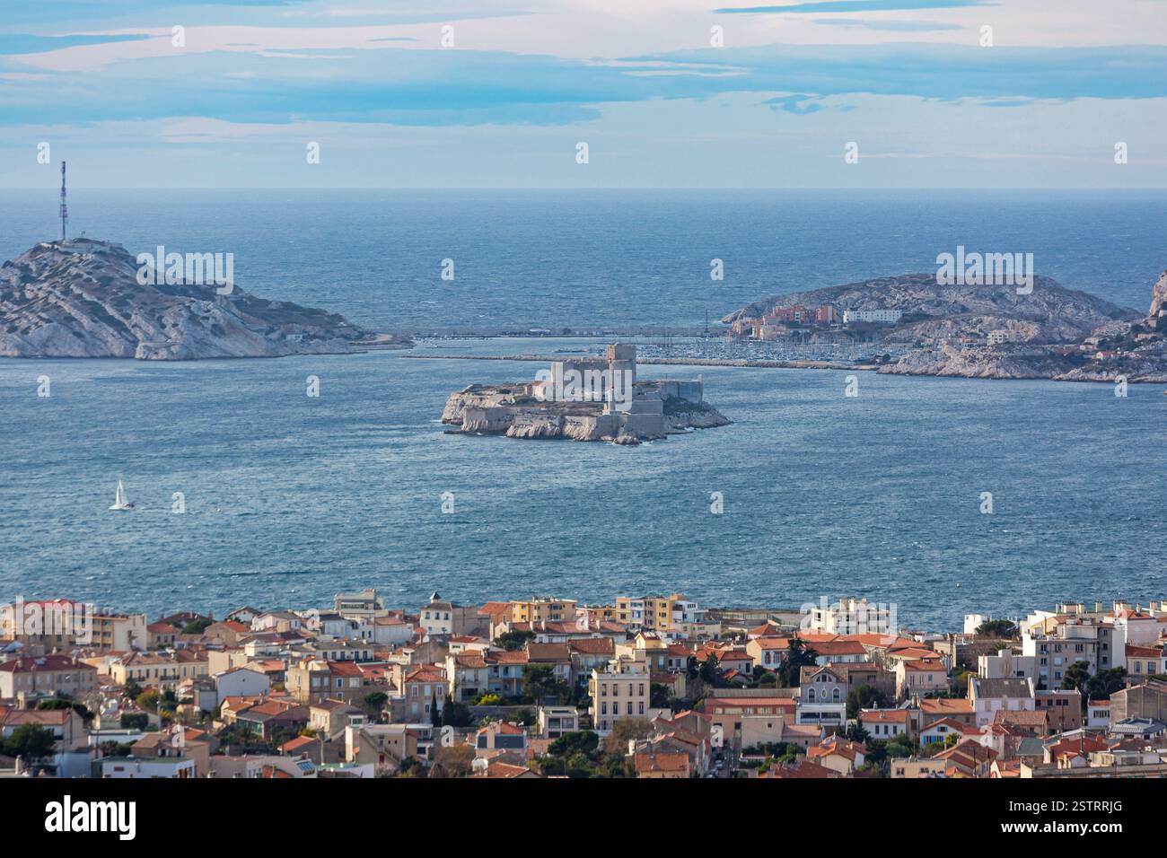 Chateau d if fortress prison at bay of marseille france hi-res stock ...