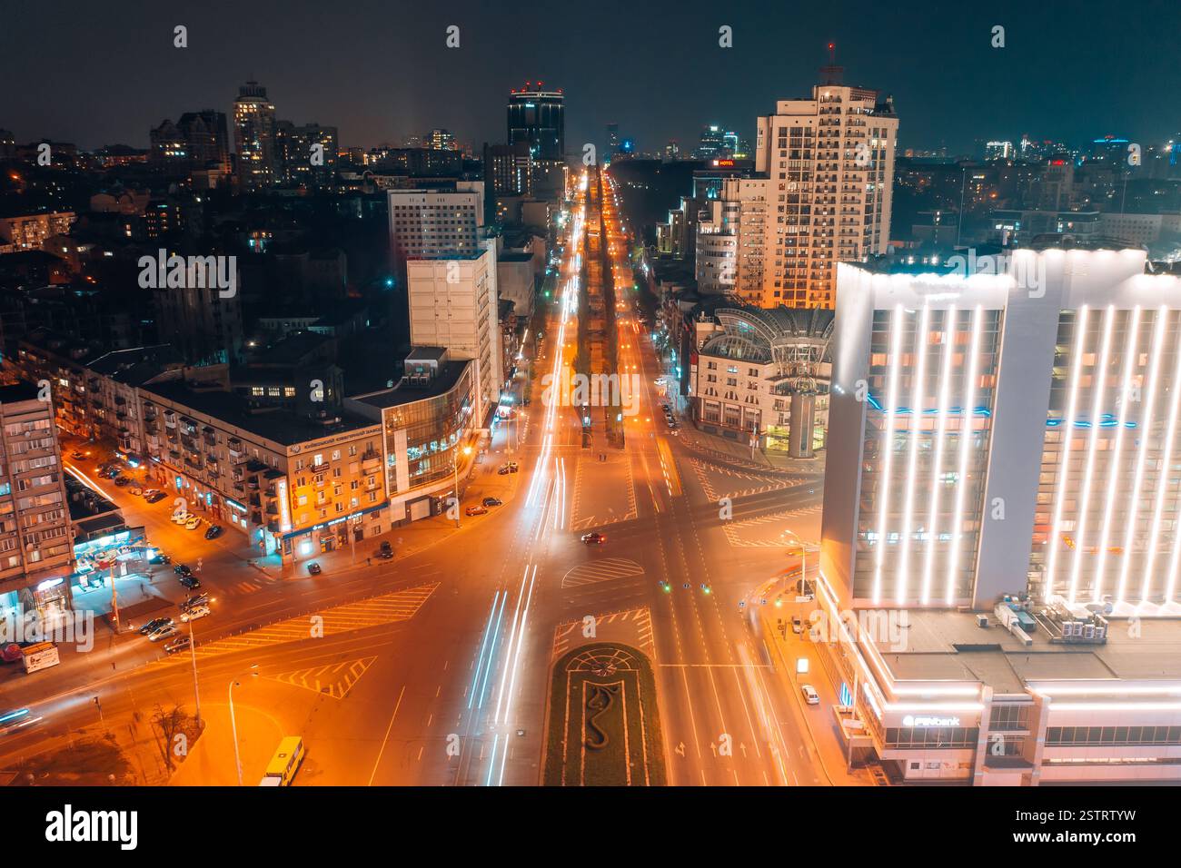 Downtown big city night hi-res stock photography and images - Alamy