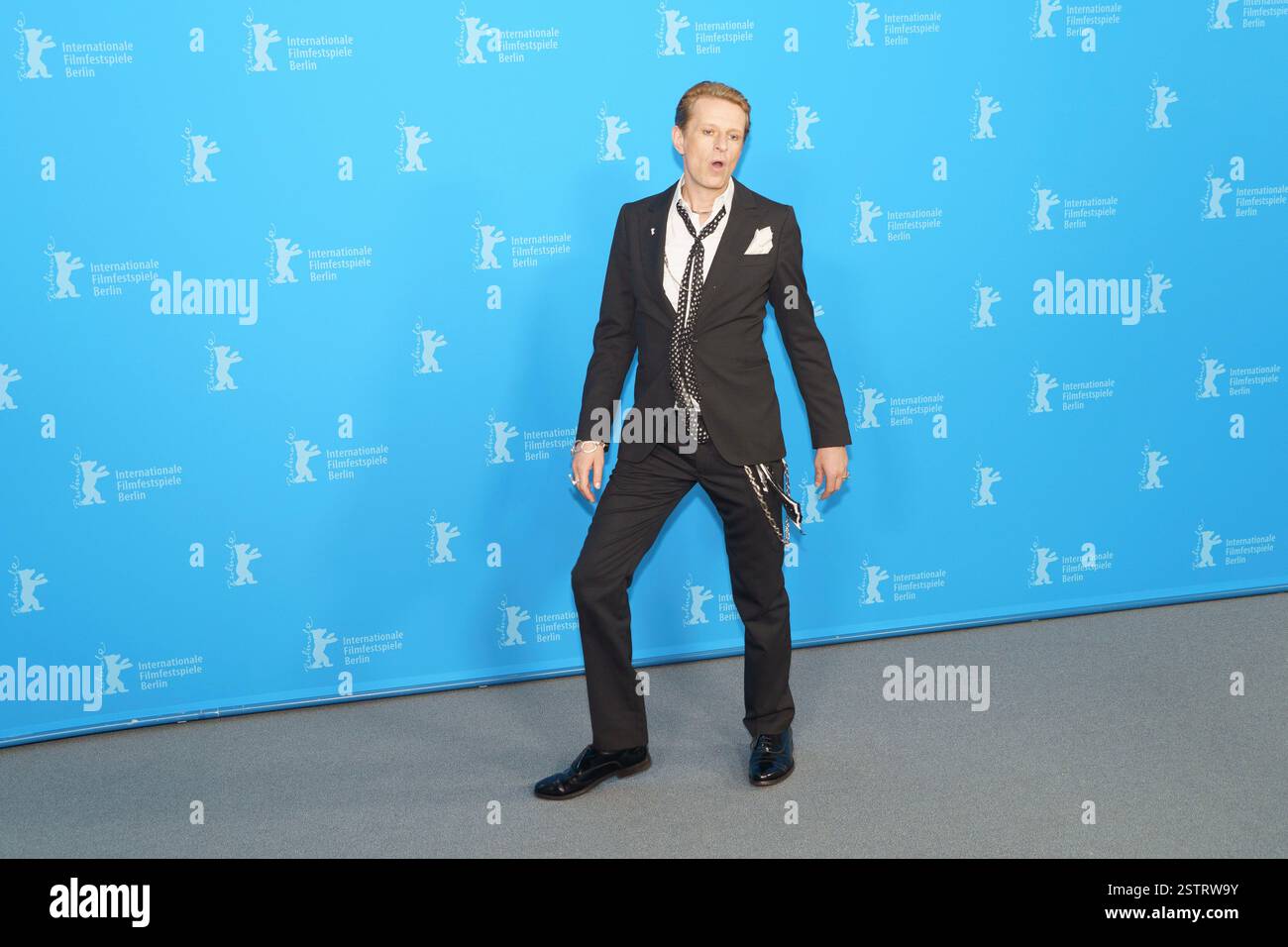 Sol Bondy, Michael Chernus, Alexander Scheer, John Magaro, Mala Emde ...