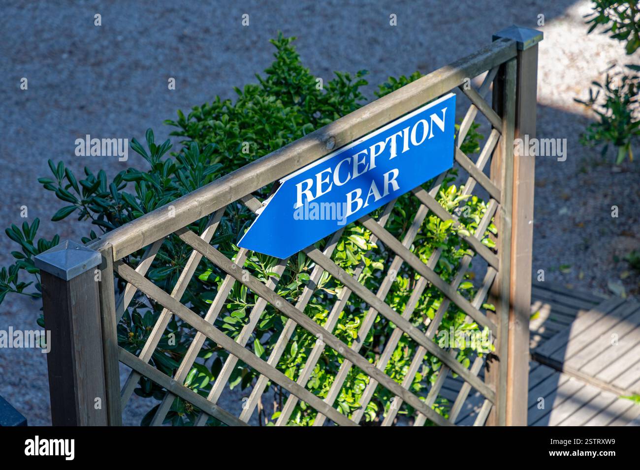 Reception arrow hi-res stock photography and images - Alamy