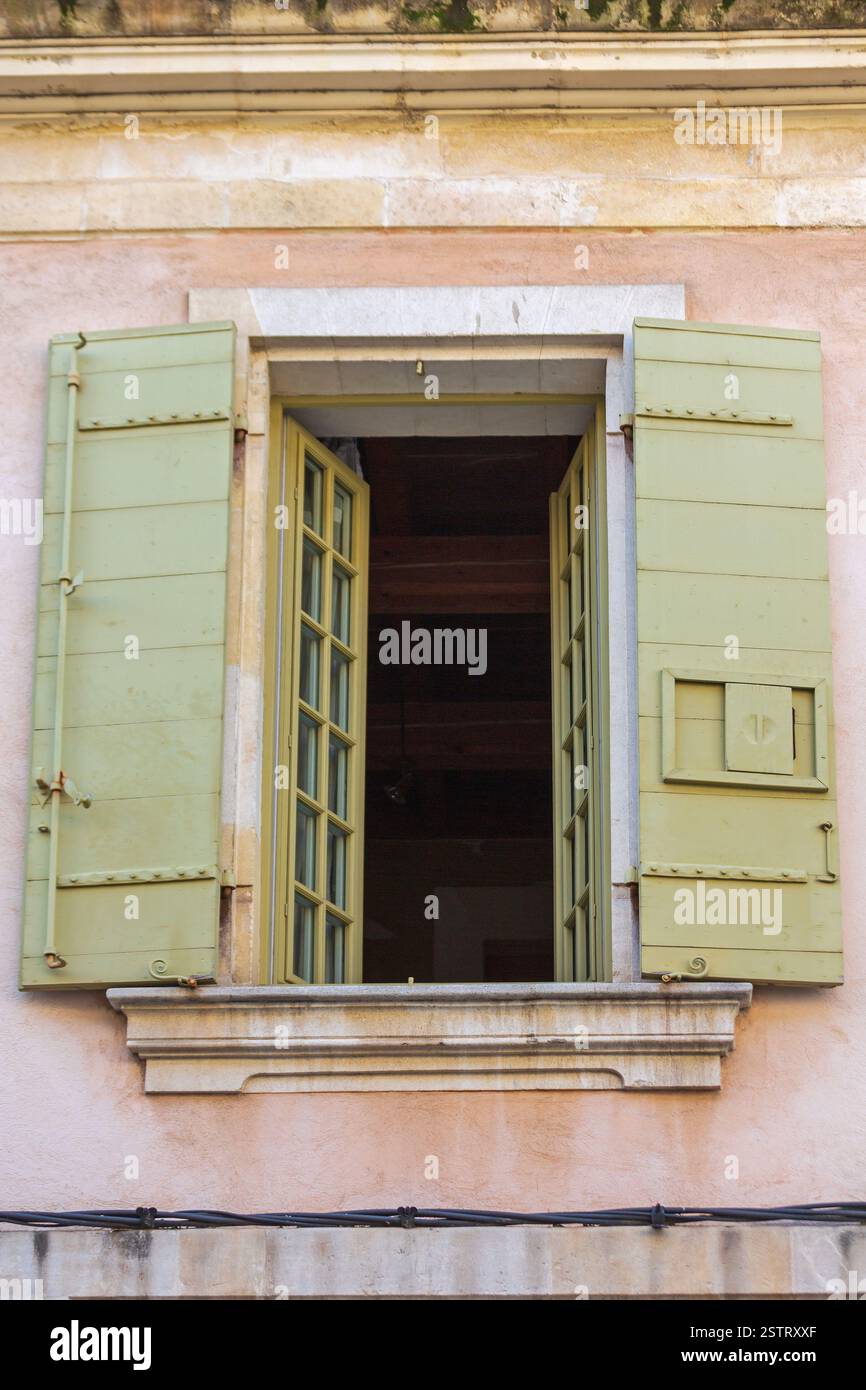 Open shutters hi-res stock photography and images - Alamy
