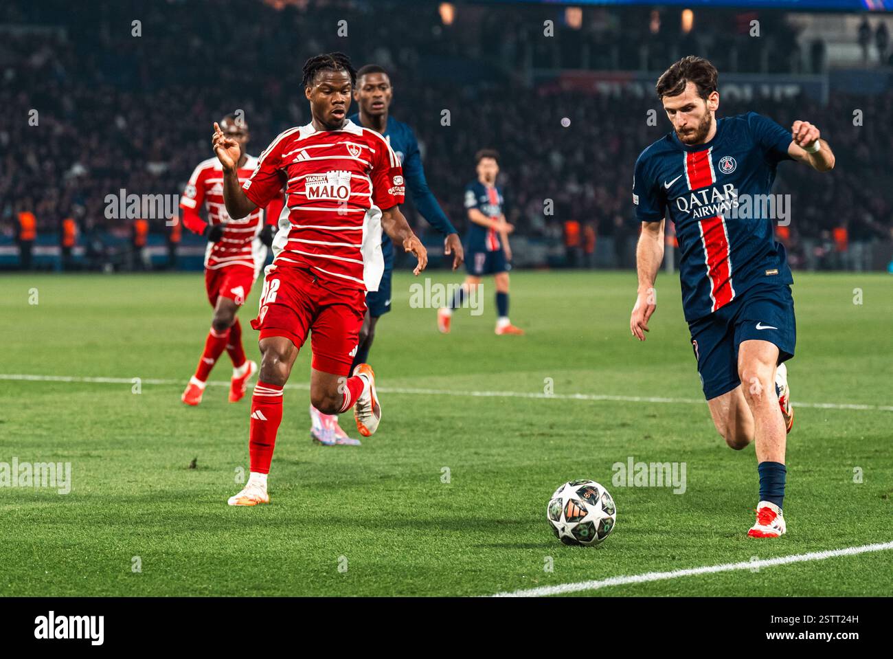 Paris, France. 19th Feb, 2025. Khvicha KVARATSKHELIA of PSG and Luck ...