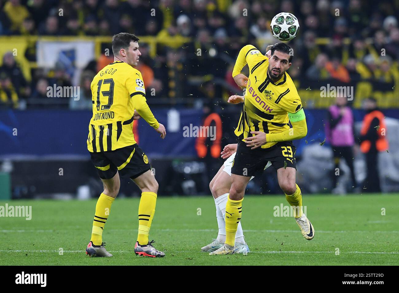 Dortmund, Germany. 19th Feb, 2025. Fussball Champions League Play-off Borussia Dortmund ...