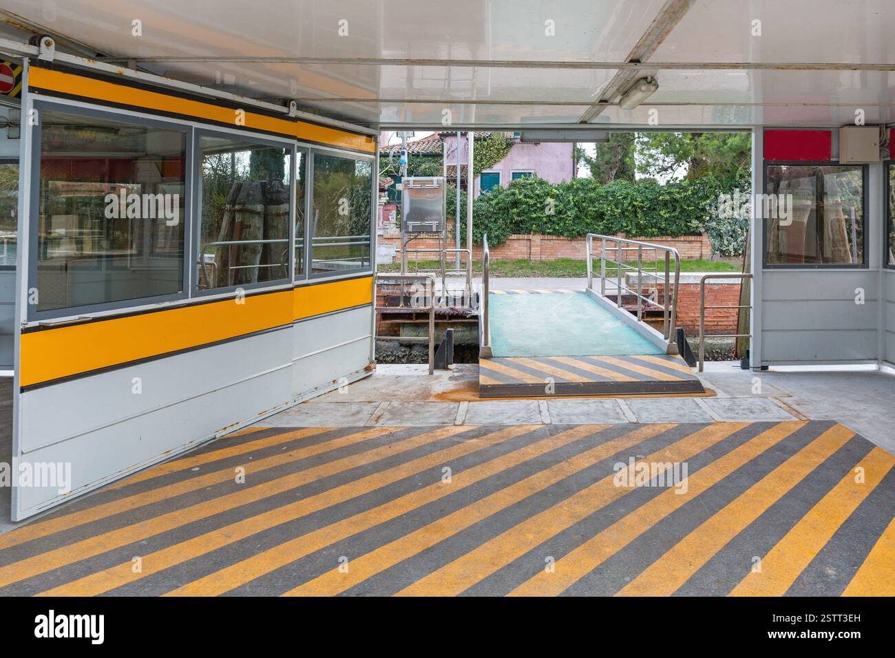 Floating Station Dock Stock Photo - Alamy