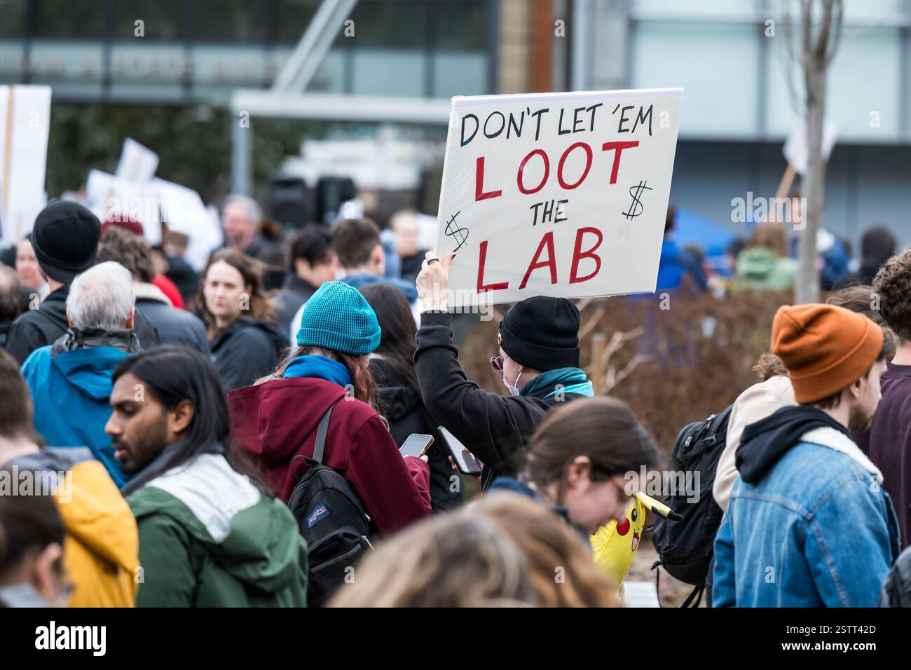 Seattle, USA. 19th Feb 2025. Over 500 people picketing at University of ...