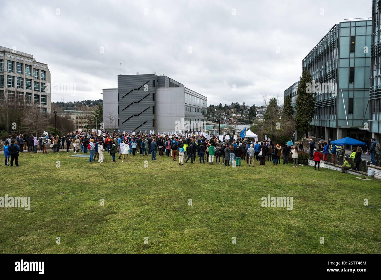 Seattle, USA. 19th Feb 2025. Over 500 people picketing at University of ...