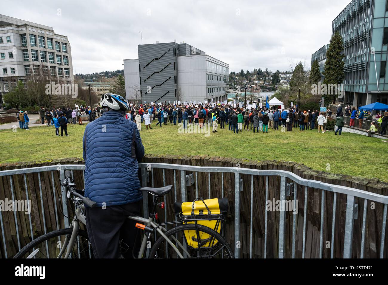 Seattle, USA. 19th Feb 2025. Over 500 people picketing at University of ...