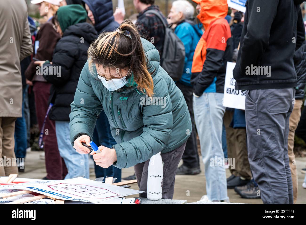 Seattle, USA. 19th Feb 2025. Over 500 people picketing at University of ...