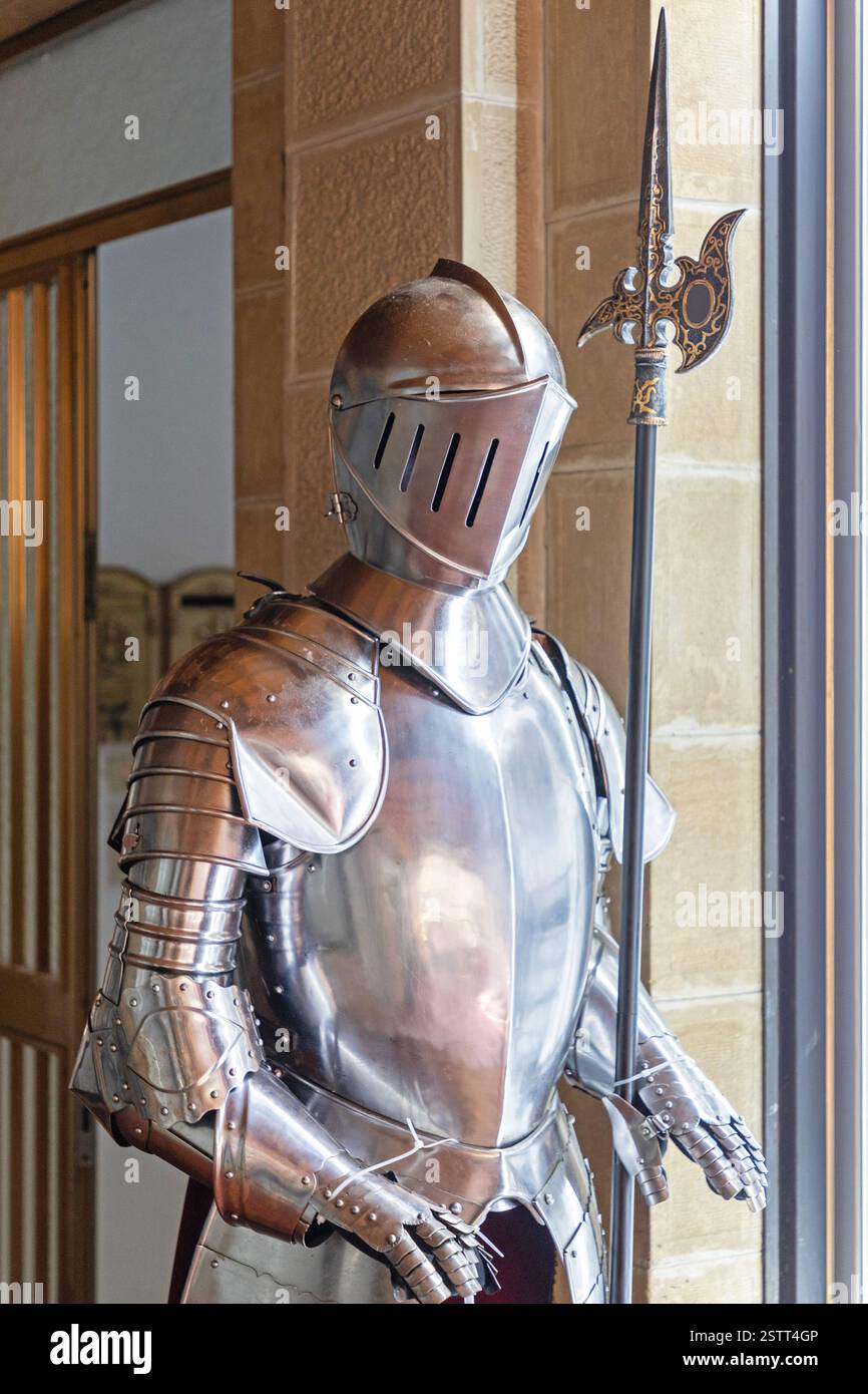 Medieval full plate armour hi-res stock photography and images - Alamy