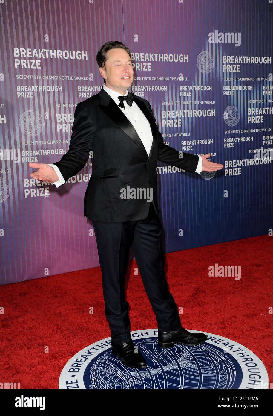 Elon Musk at the 10th Annual Breakthrough Prize Ceremony held at the ...
