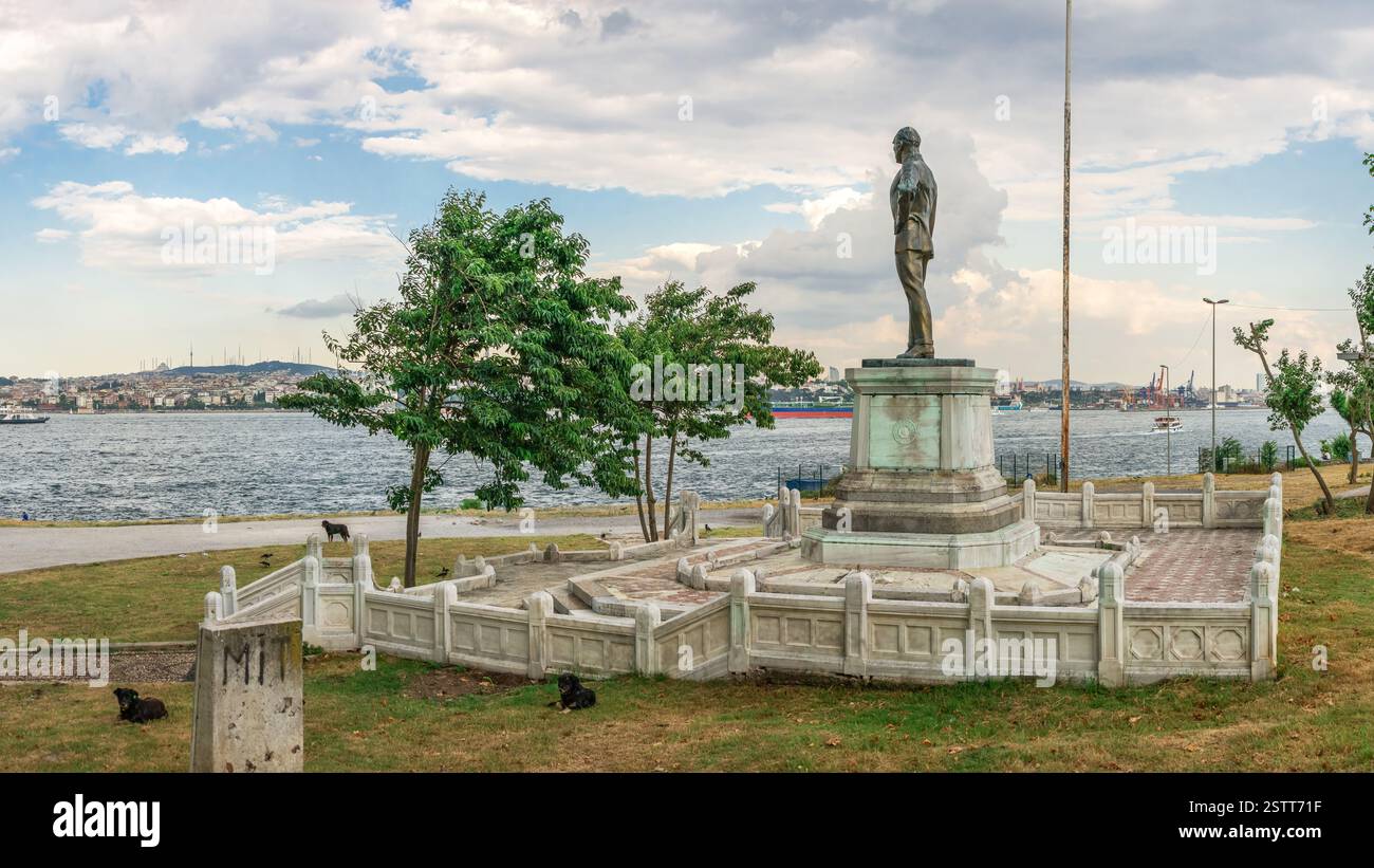 Monument of atatürk hi-res stock photography and images - Alamy